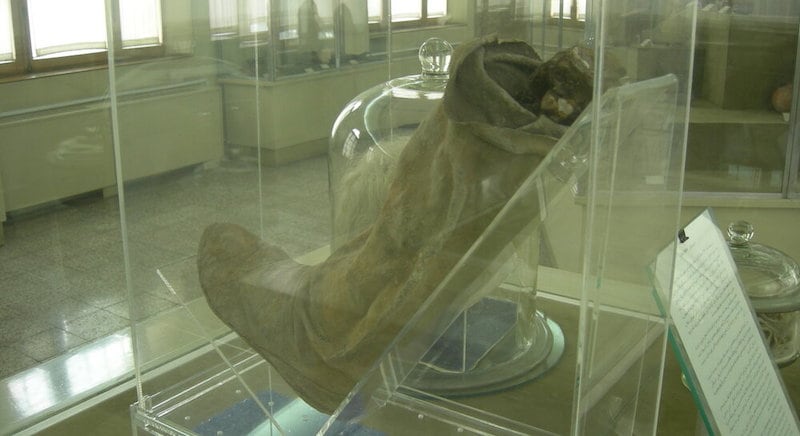 Garments of Iran’s salt mummies to be restored using German expertise